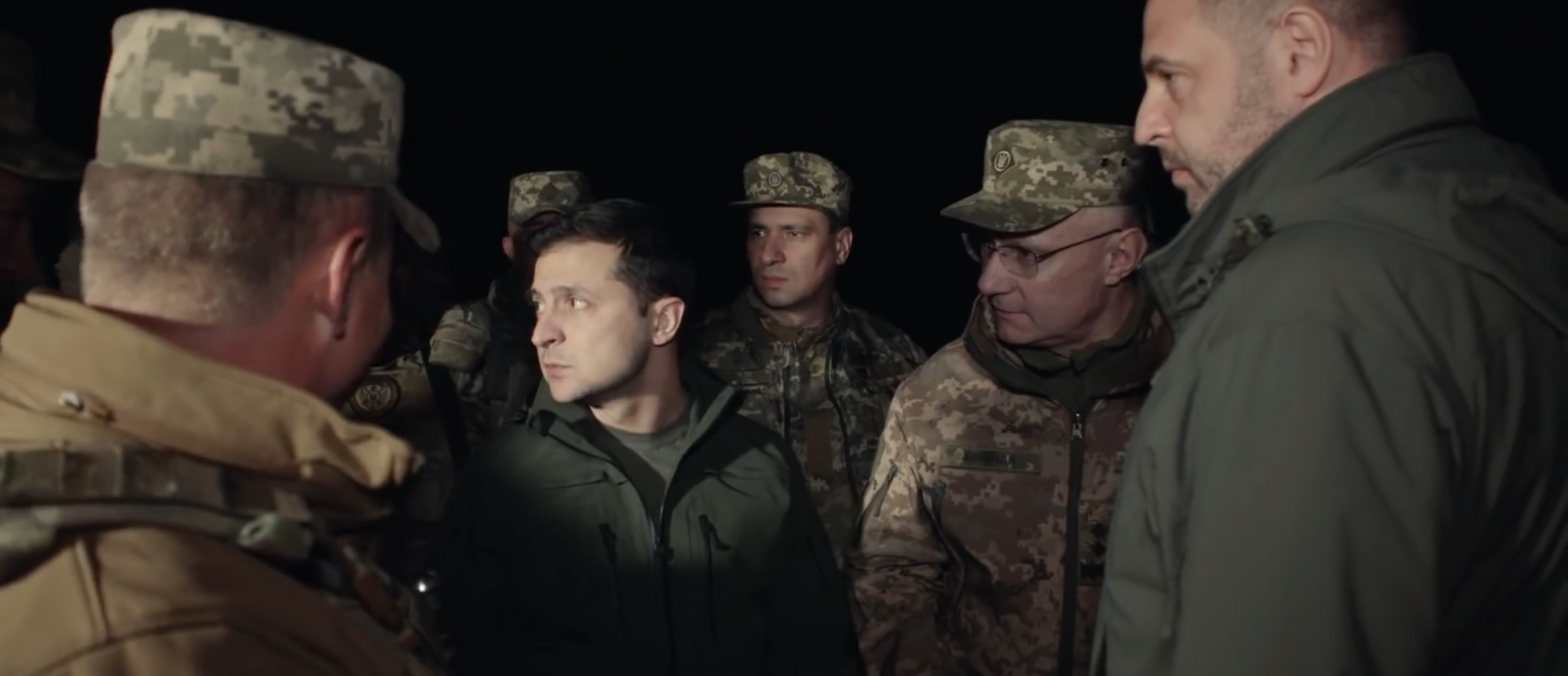 Nee, deze oude video van de Oekraïnese president Zelensky heeft niets ...